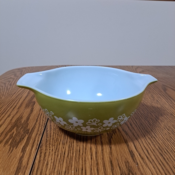 Pyrex | Kitchen | Pyrex Vintage 442 Spring Blossom Crazy Daisy Mixing ...